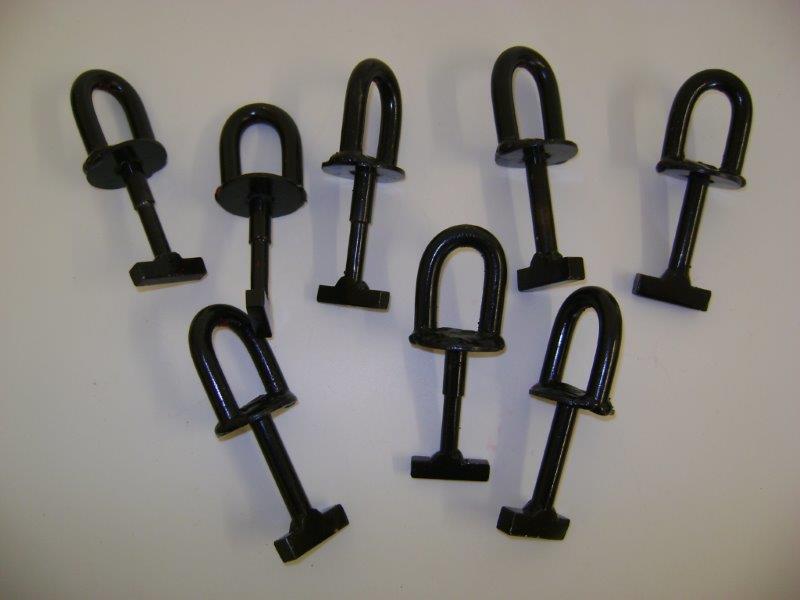 Hydraulic Manhole Lifter c/w 2 Spread Bars and 8 Keys | Vernon Morris